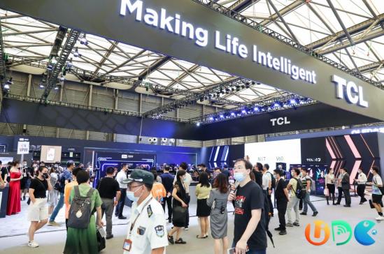 TCL携大屏天团领跑UDE，斩获多项创新大奖-消费日报网